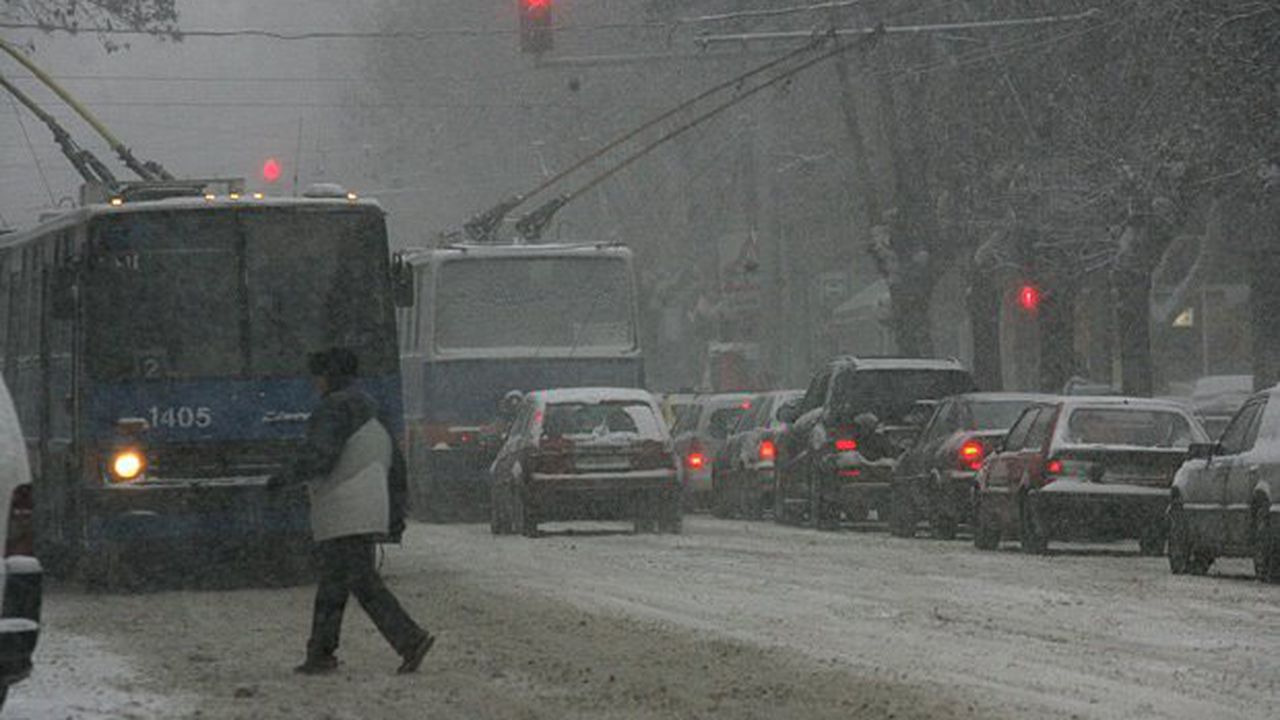 Справихме се с първия обилен сняг похвалиха се от Столична община Новини бг