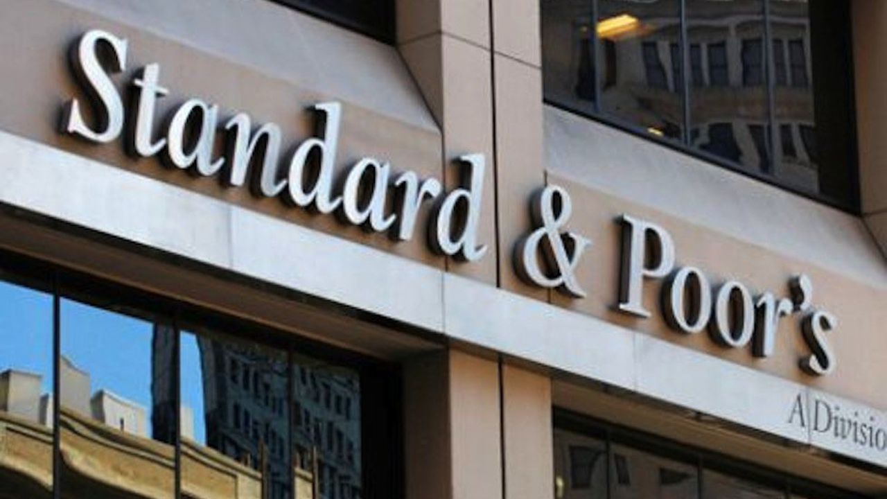 Standard & Poor's понижи рейтингa на Гърция | Новини.бг
