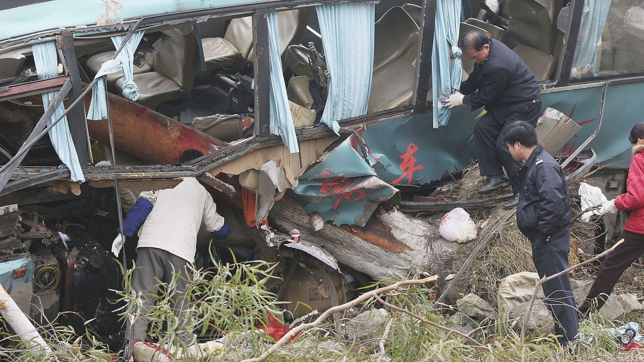 Над 20 души загинаха при автобусна катастрофа в Перу Новини бг