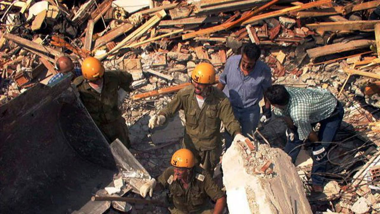 Спасиха дете изпод руините 108 часа след труса в Турция Новини бг