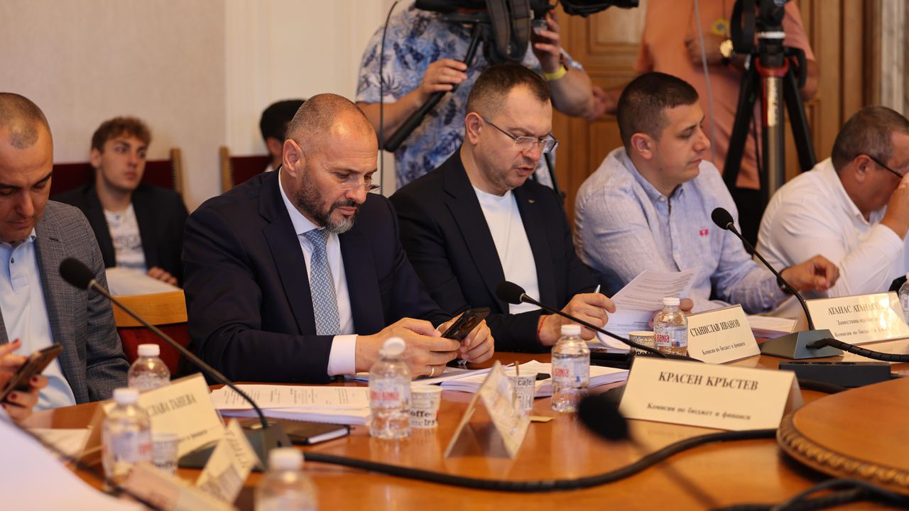 Депутатите от финансовата комисия приеха промени в бюджета и в Закона за въвеждане на еврото