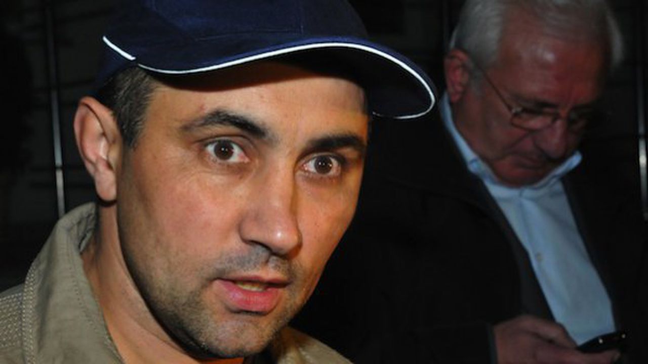 Повдигнаха обвинения срещу Асен Генов за боядисания паметник на „Позитано 20“ видео Новини бг