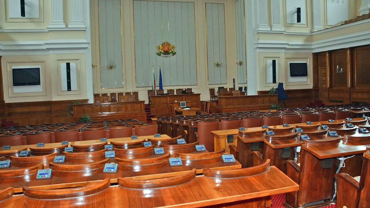 Парламентът създаде комисия за Бисеров и Петното Новини бг