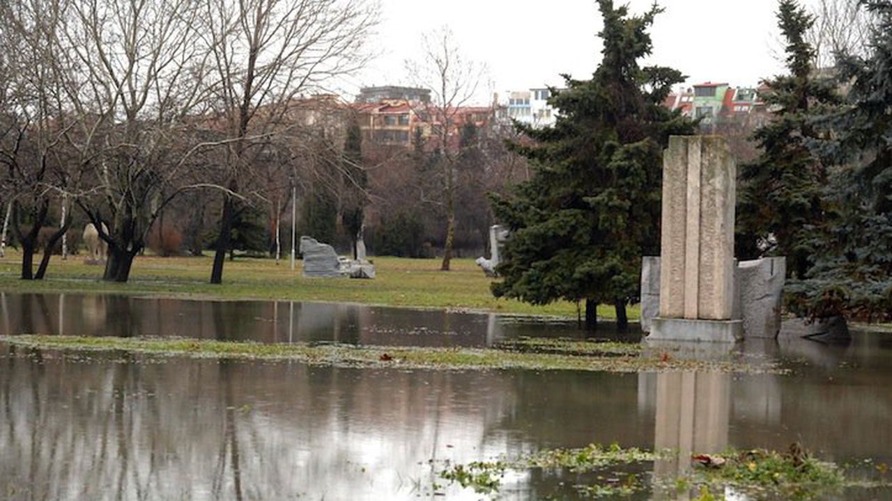Пороите повишиха нивата на реките преля язовир в Търговище Новини бг
