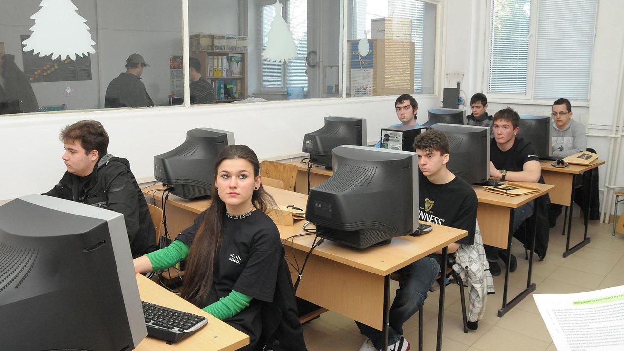 Класическата гимназия остава в центъра на София Новини бг