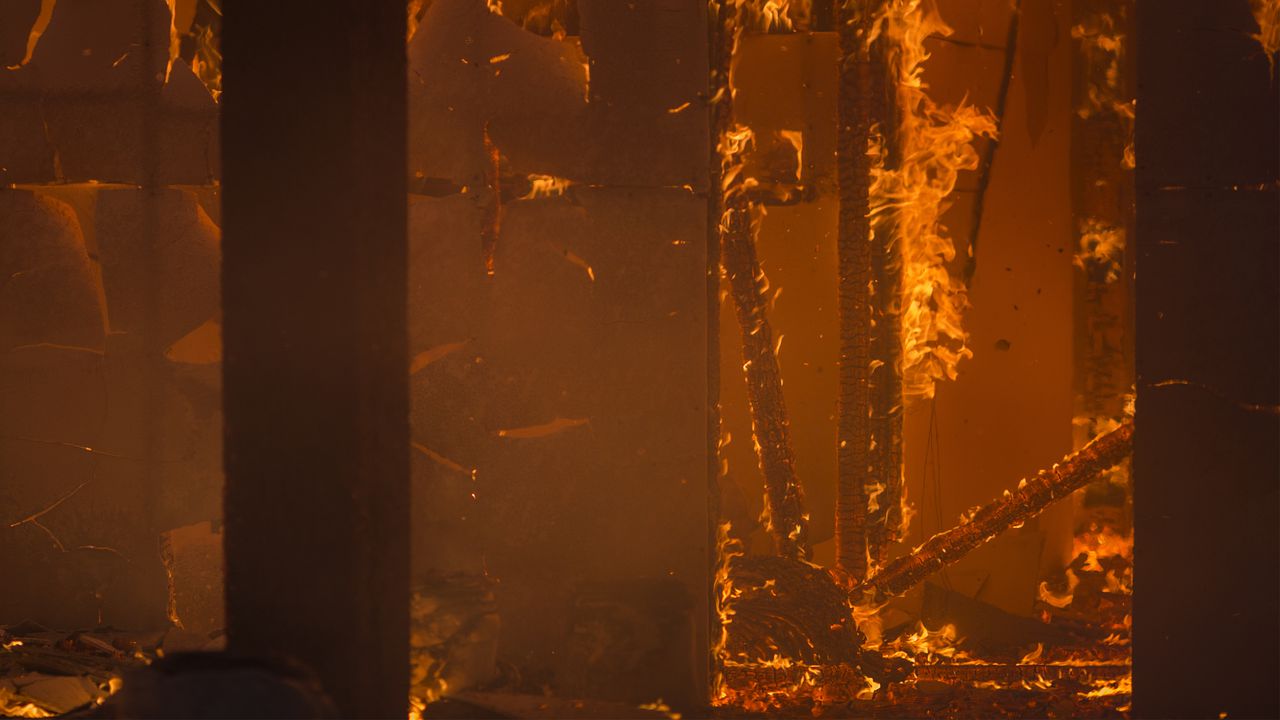 Голям пожар избухна в Белград Новини бг