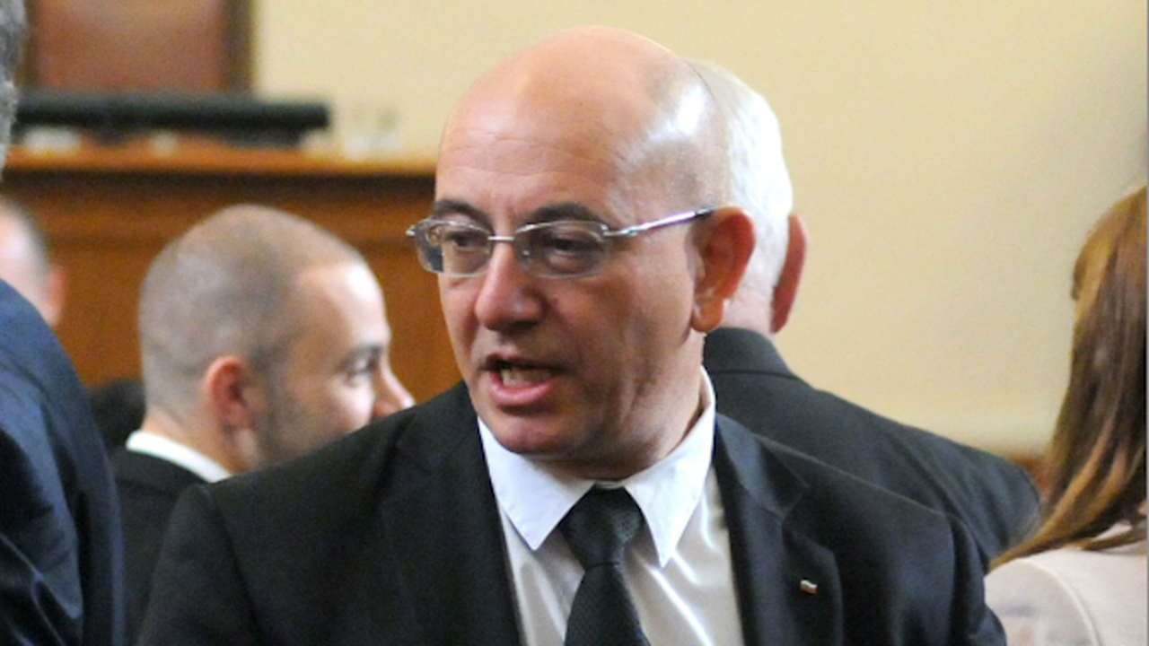 Ревизоро Познатите на Менда са с предимство за шеф на БНБ Новини бг