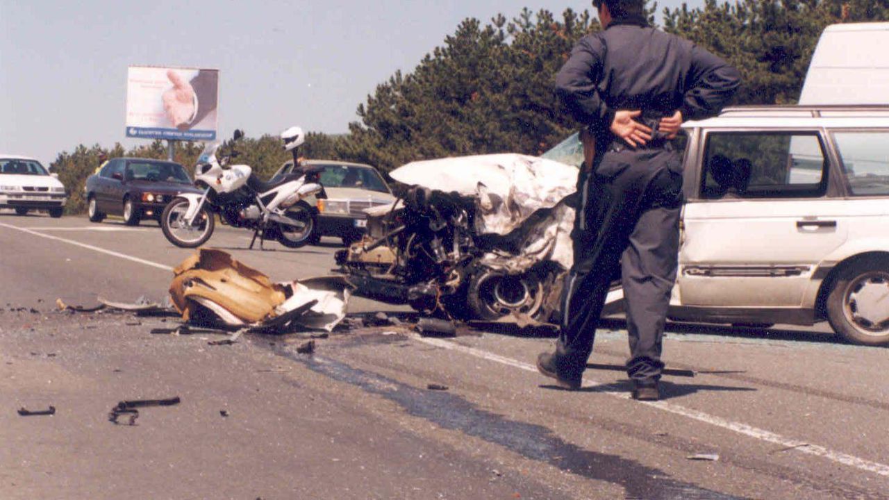 Мъж в тежко състояние в болница след тежка катастрофа в Русенско Новини бг