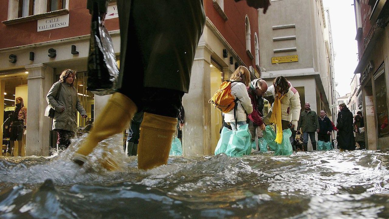 Евакуация и затворени училища заради силни дъждове в Италия Новини бг