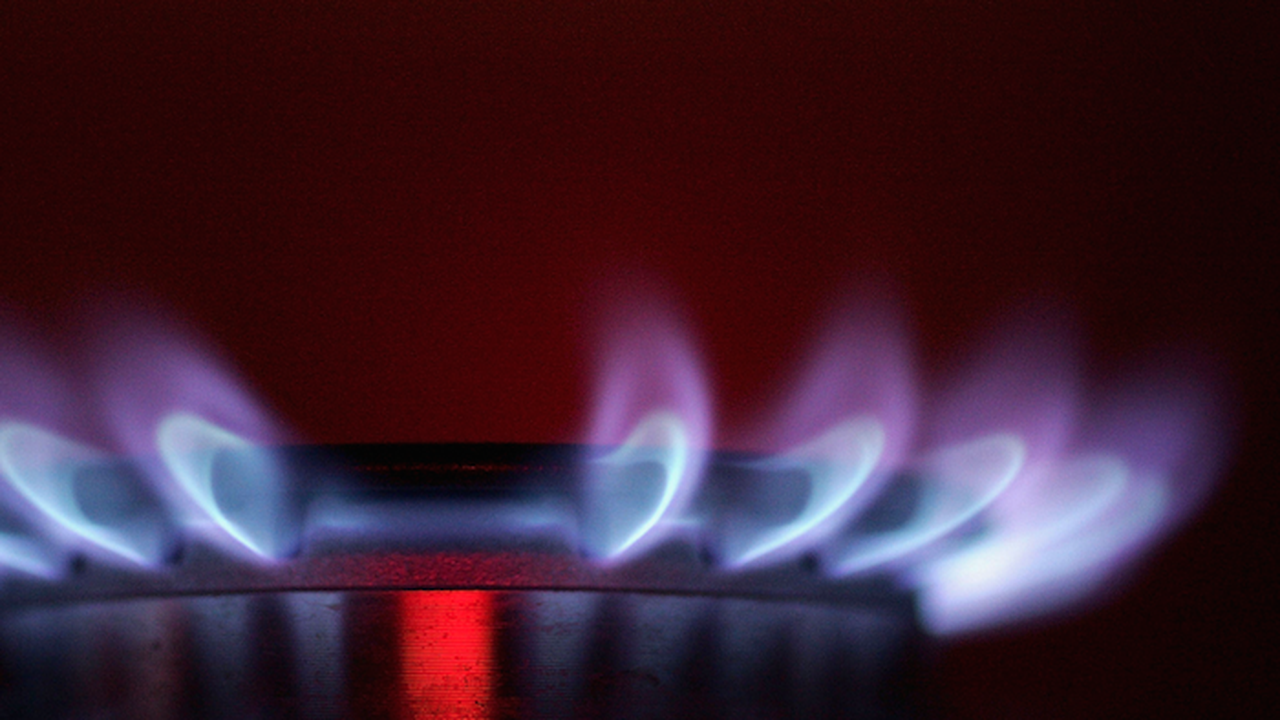 КЕВР решава за цената на природния газ от 1 октомври Новини бг