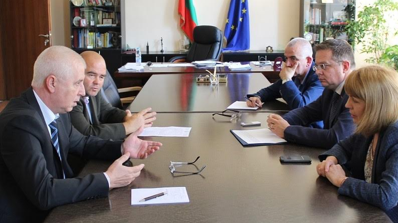Министър Петров и Йорданка Фандъкова обсъдиха състоянието на общинското здравеопазването в София