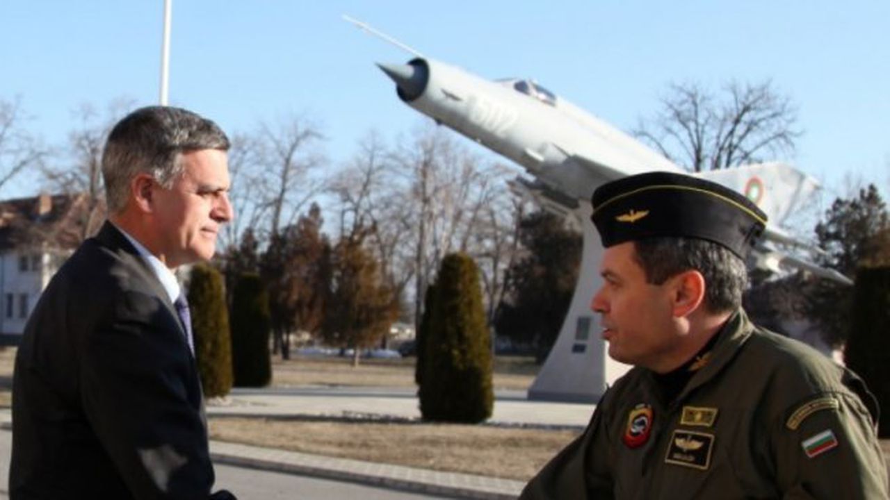 Министърът на отбраната ще участва в заседание на Съвет Външни работи на ЕС Новини бг