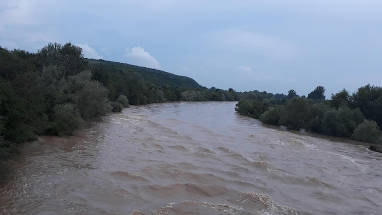 Значително са се покачили нивата на реките Вит и Осъм в Ловешка област Новини бг