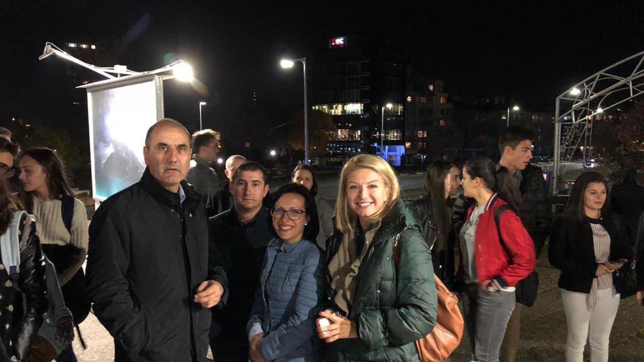 Цветан Цветанов посети изложба на тема Защо си заслужава да живеем в България снимки Новини бг