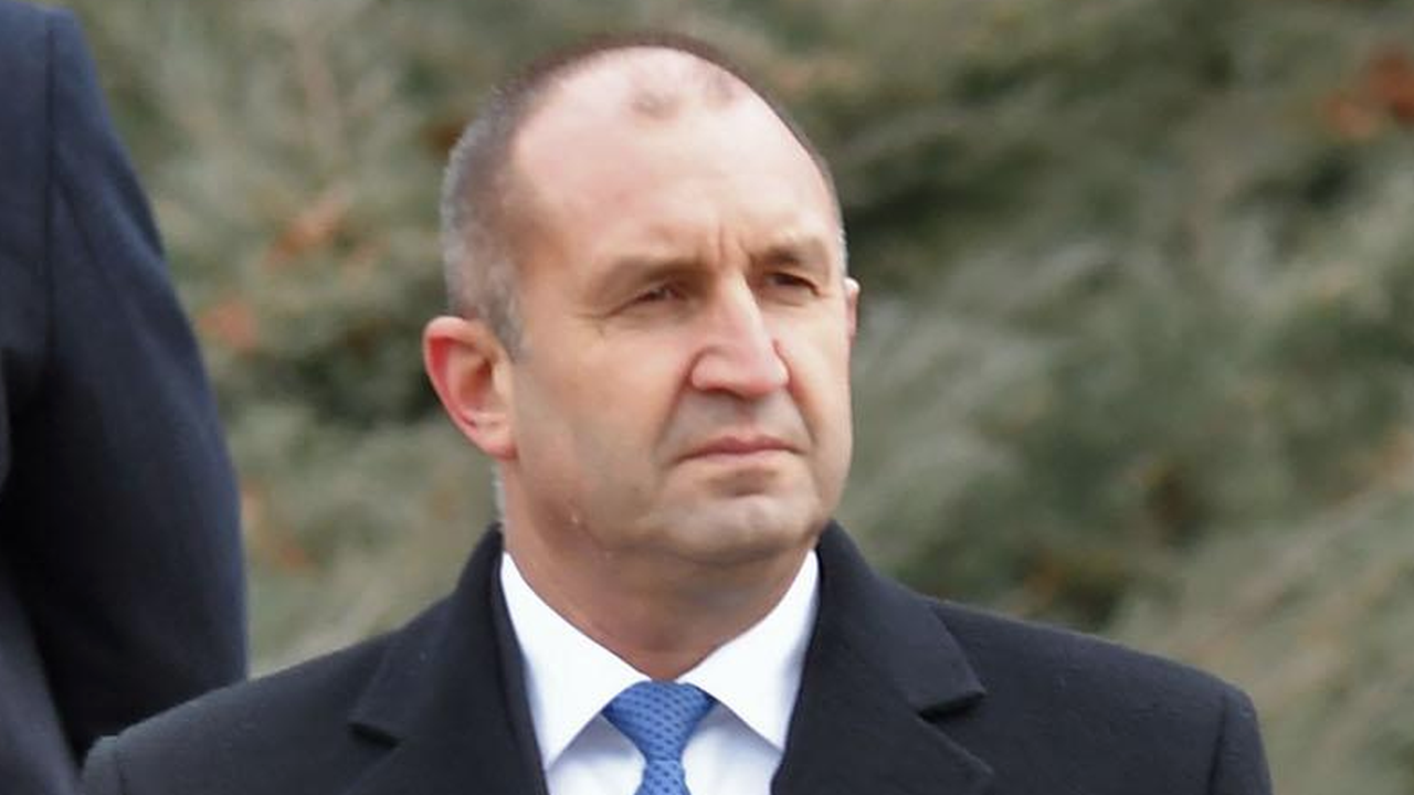 Радев изрази съболезнования на Зеленски за жертвите на самолетната катастрофа край Техеран