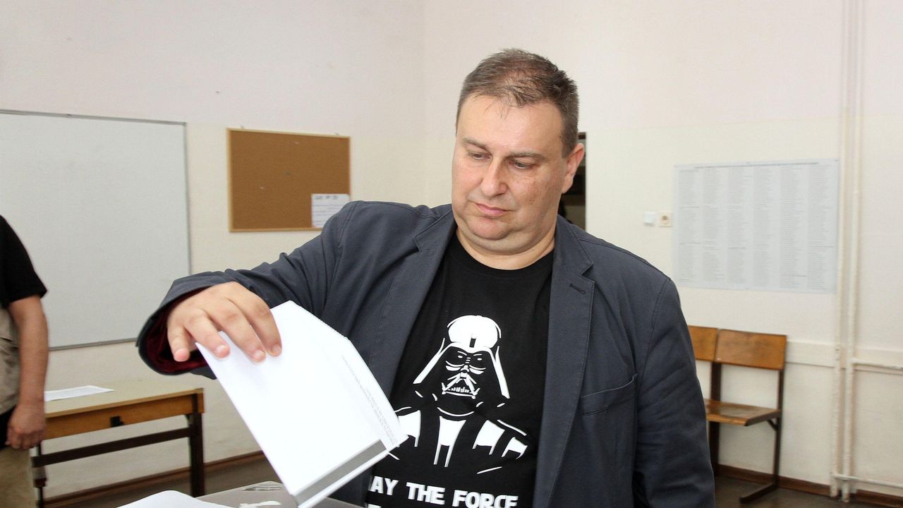 Емил Радев Гласувах за Европа без двойни стандарти Новини бг