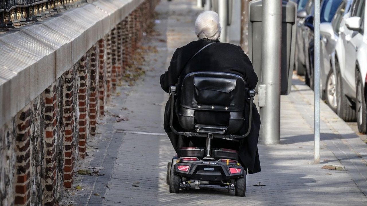 Увеличават се помощите за хората с увреждания Новини бг