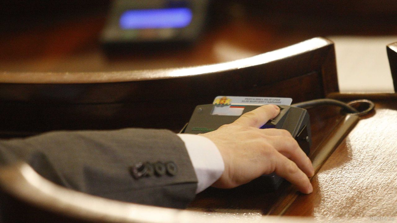 Депутатите гласуват вотa на недоверие към кабинета Новини бг