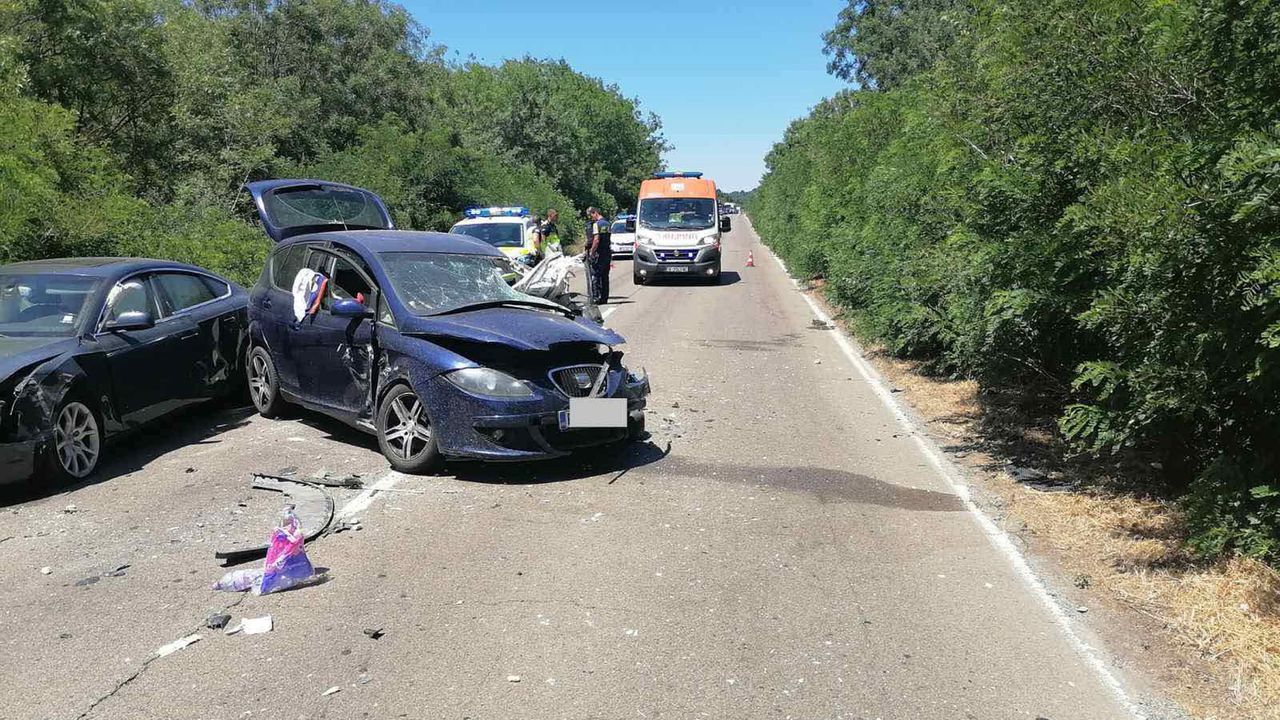 Нов ужас по пътищата Тежка катастрофа на Подбалканския път има загинали Новини бг