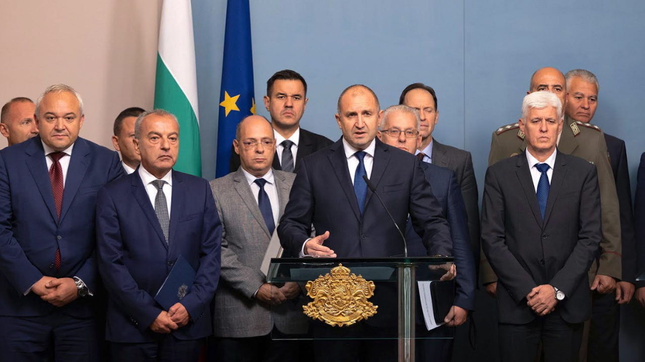 Румен Радев Към момента няма пряка военна заплаха за България Новини бг