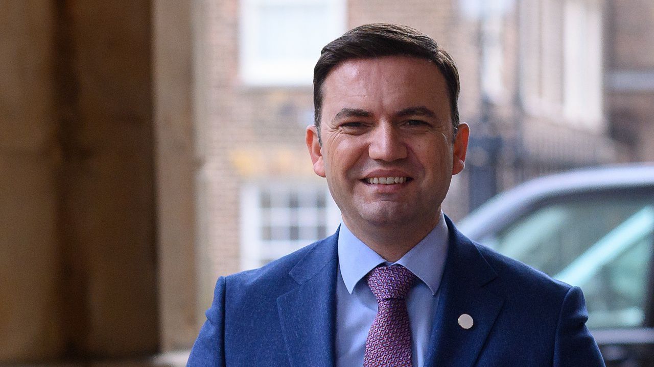 Външният министър на РСМ Партиите противопоставящи се на включването на българите в преамбюла