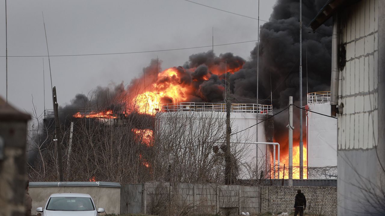 Украйна заяви че е поразила оръжеен склад в руската Брянска област Новини бг
