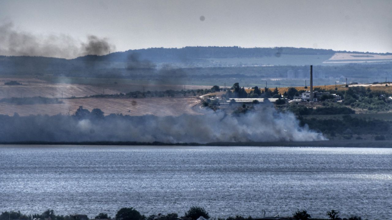 Пожарът в двора на Техническия университет във Варна е локализиран няма пострадали хора Новини бг