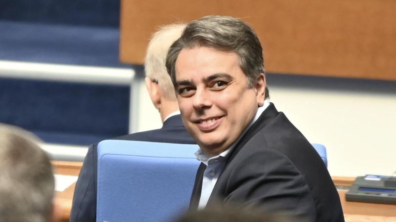 Асен Василев отговори на Борисов за кмета на Варна Ако беше честен в мислите си да беше дошъл