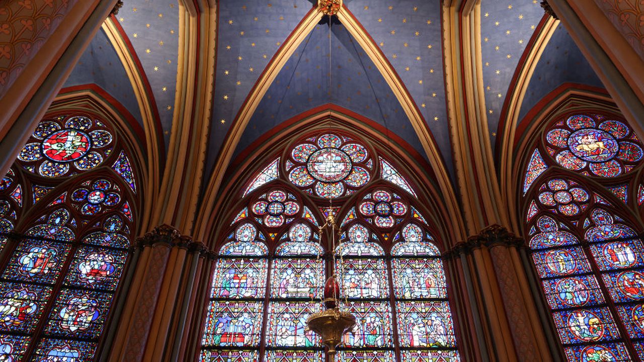Макетите на новите стъклописи на катедралата Нотр Дам в Париж ще бъдат представени през