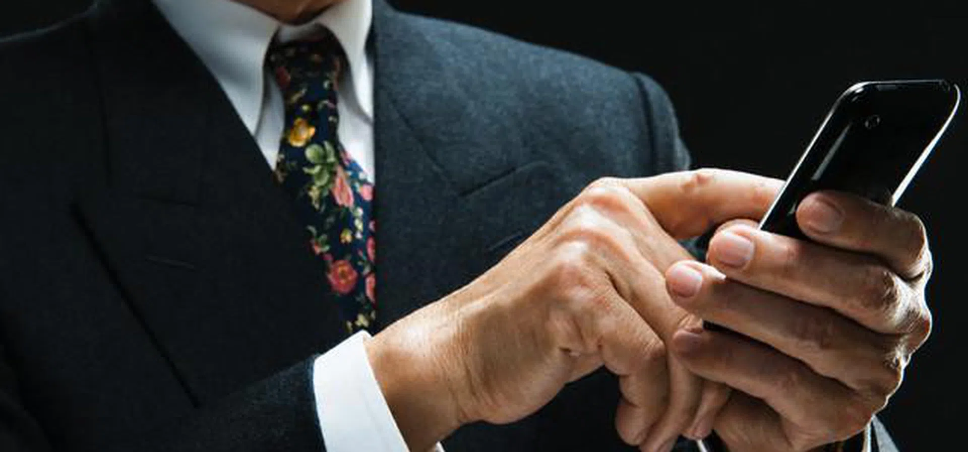 За мобилните оператори, телефоните и интернет | Profit.bg