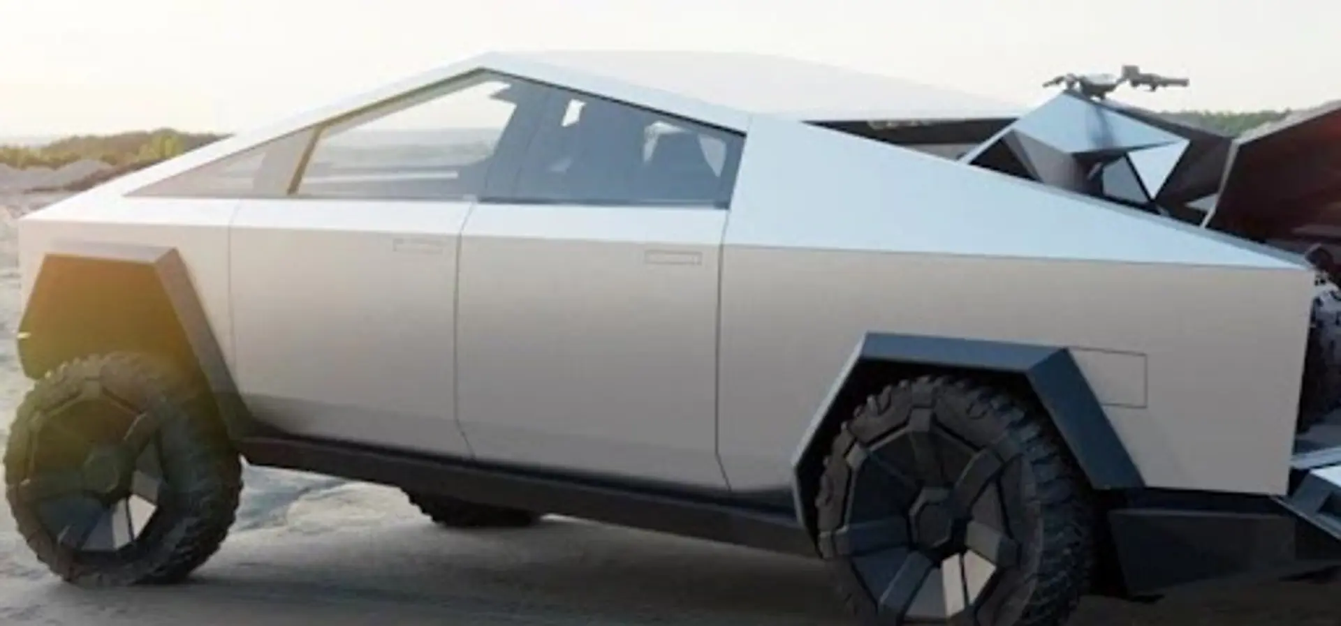 Новото попълнение на Tesla: 0-100 за под 3 секунди и бронирани врати ...