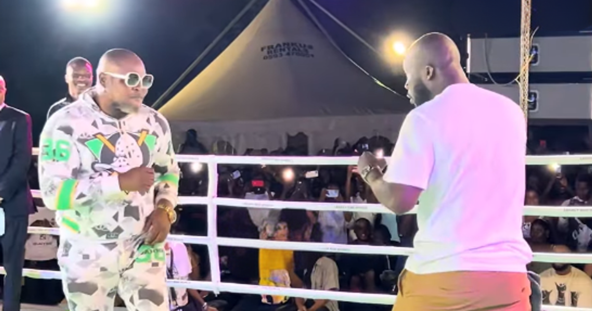 Bukom Banku fights Aka Ebenezer at Ashantifest Boxing Night (Video ...