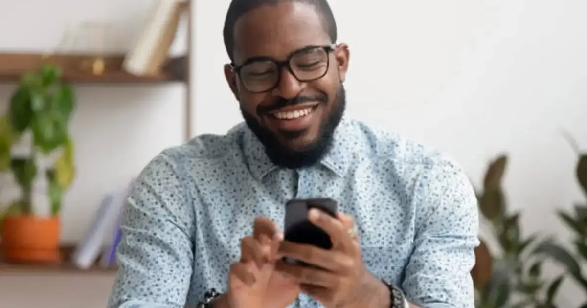 50 Romantic Texts to Send Him at Work (That'll Make His Day Instantly ...