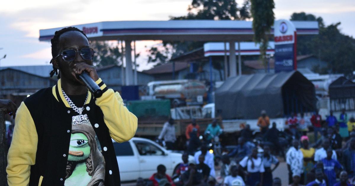 Gulu town’s favourite artiste Eezzy entertains fans at Layibi | Pulse ...