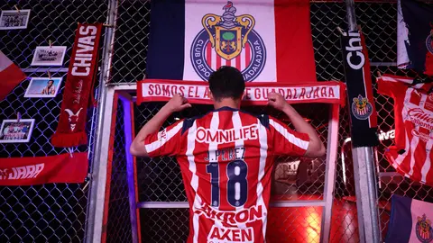 ¡Oficial! Jonathan Pérez es nuevo refuerzo de Chivas | RÉCORD