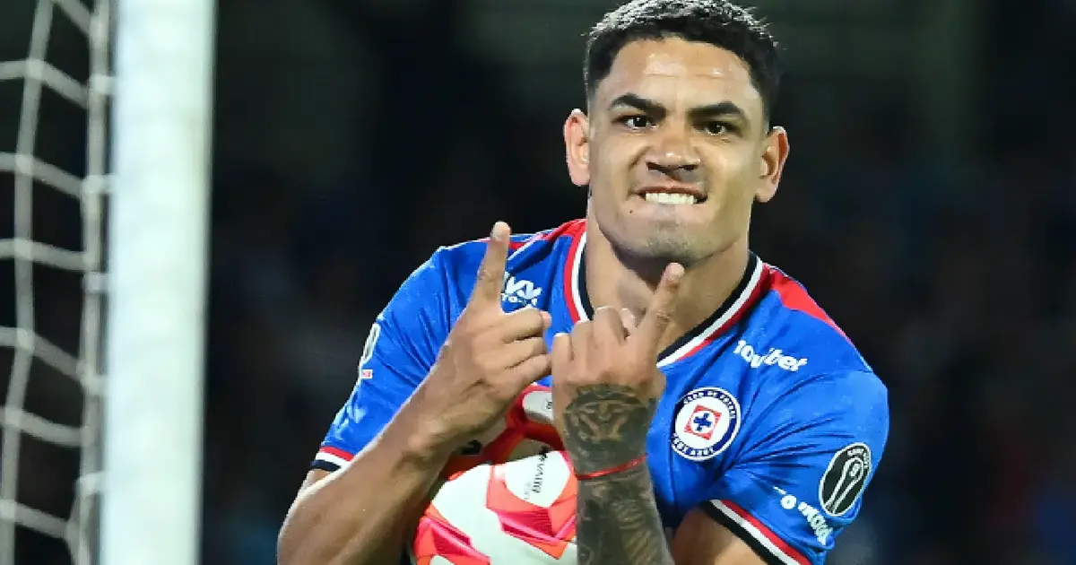 Gabriel Fernández, de estar descartado a ser 'héroe' de Cruz Azul | RÉCORD