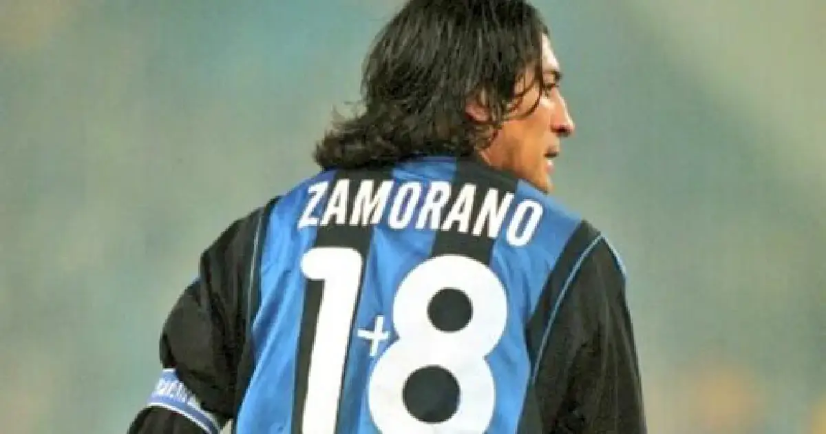 La historia detrás del 1+8 en el jersey de Iván Zamorano con el Inter ...