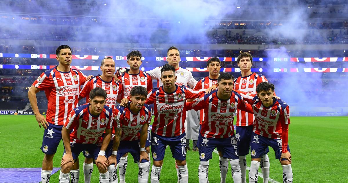 ¿Qué futbolistas regresan a Chivas tras finalizar sus préstamos? | RÉCORD