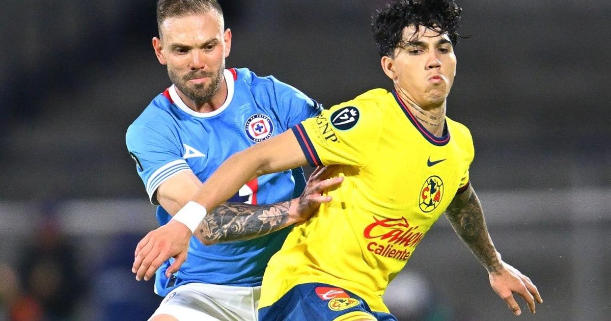 Rotondi festeja victoria de Cruz Azul frente a la afición del América ...