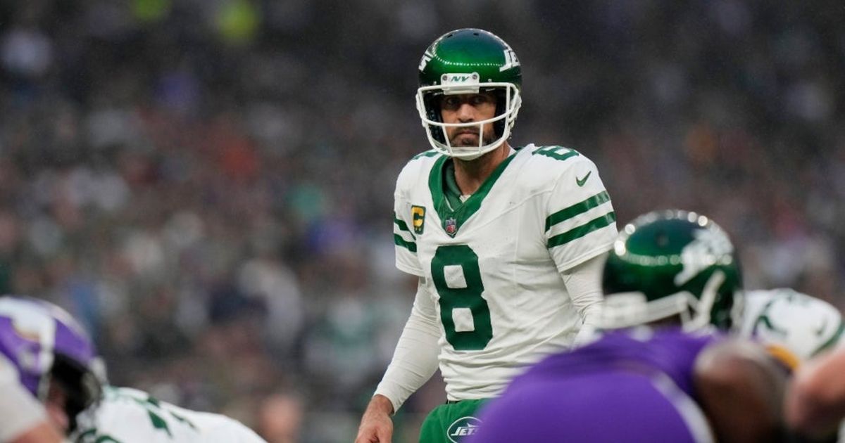 Mike Tomlin no tiene problema con que Aaron Rodgers se tome su tiempo ...