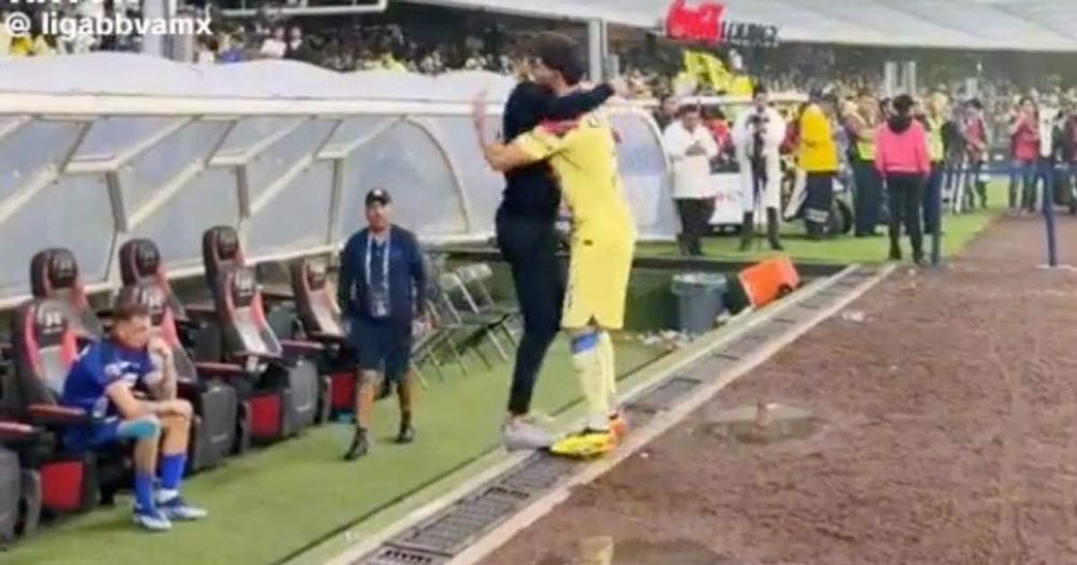 Henry Martín consuela a Anselmi y a Rotondi tras la victoria de América ...