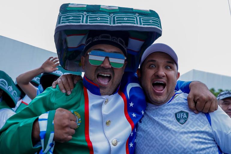 ¡Fiesta mundialista! Afición de Colombia y Uzbekistán pintan de ...