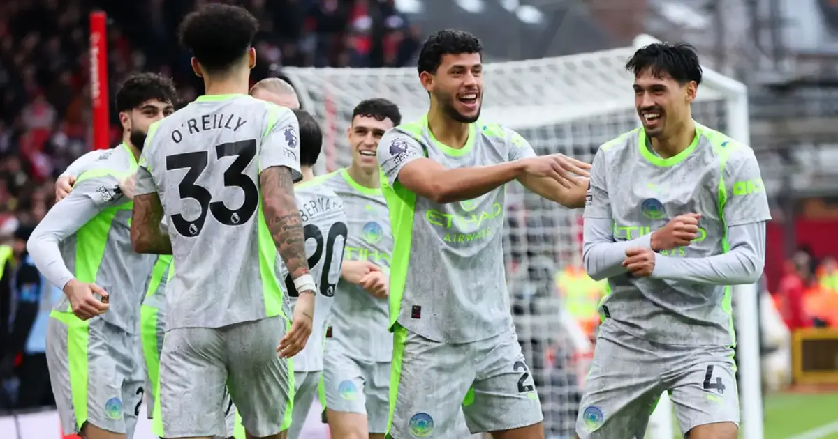 ¡Navidad celeste! Manchester City vence al Nottingham Forest y se ...