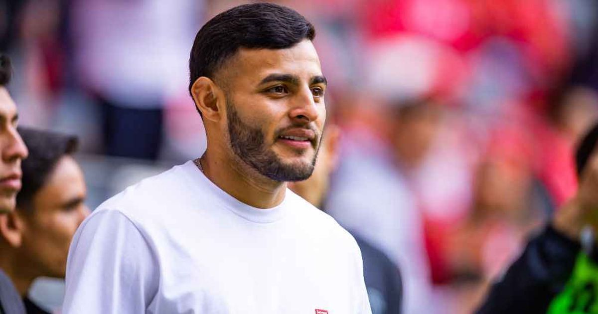 ¡Presente en el estadio! Alexis Vega asistió al Nemesio Diez a apoyar a ...