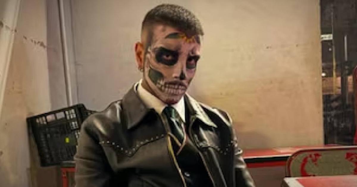 VIDEO: Rauw Alejandro sufre caída durante concierto en CDMX | RÉCORD