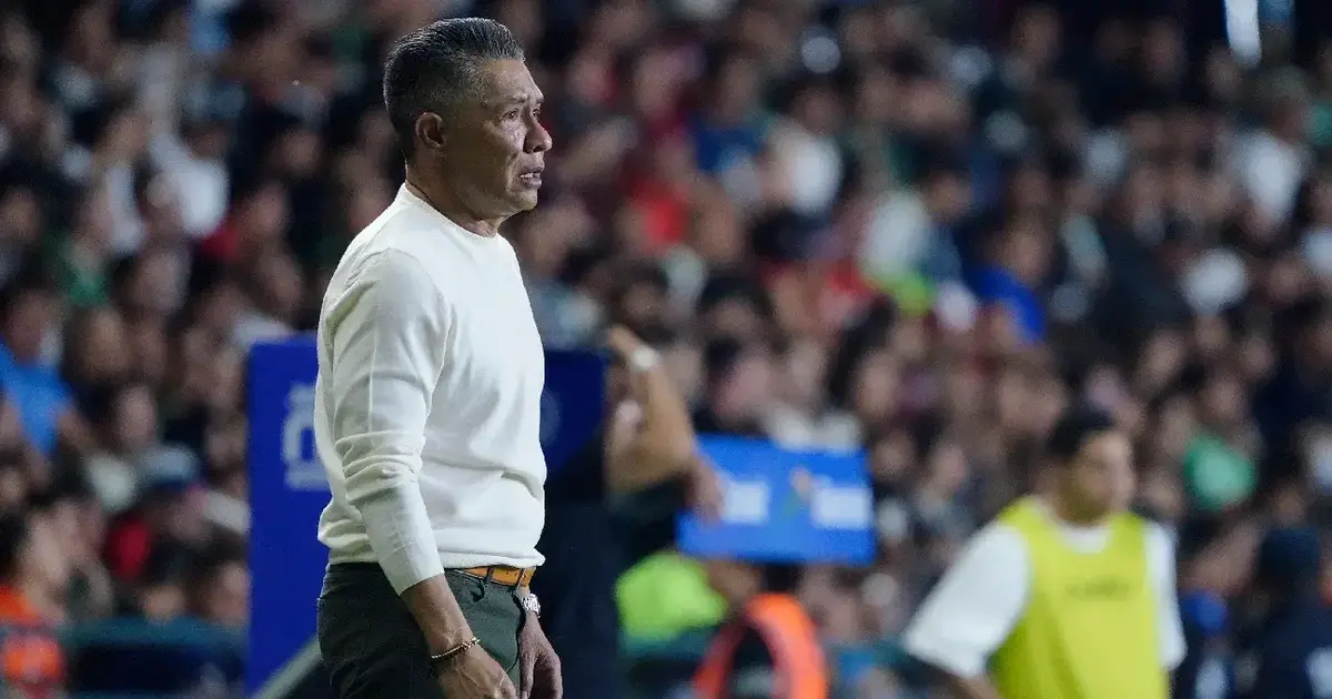 ‘Hago más mal quedandome’: Nacho Ambríz renuncia a su puesto como ...