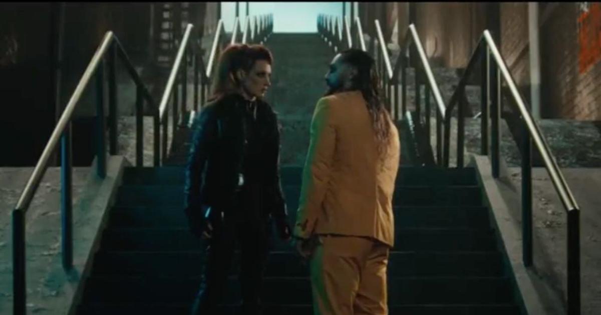 Seth Rollins y Becky Lynch como el Joker y Batman para promo de ...
