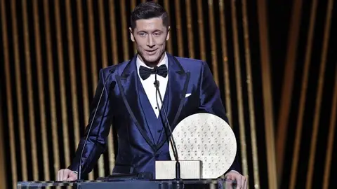 Balón de Oro: Robert Lewandowski recibió el premio a máximo goleador ...