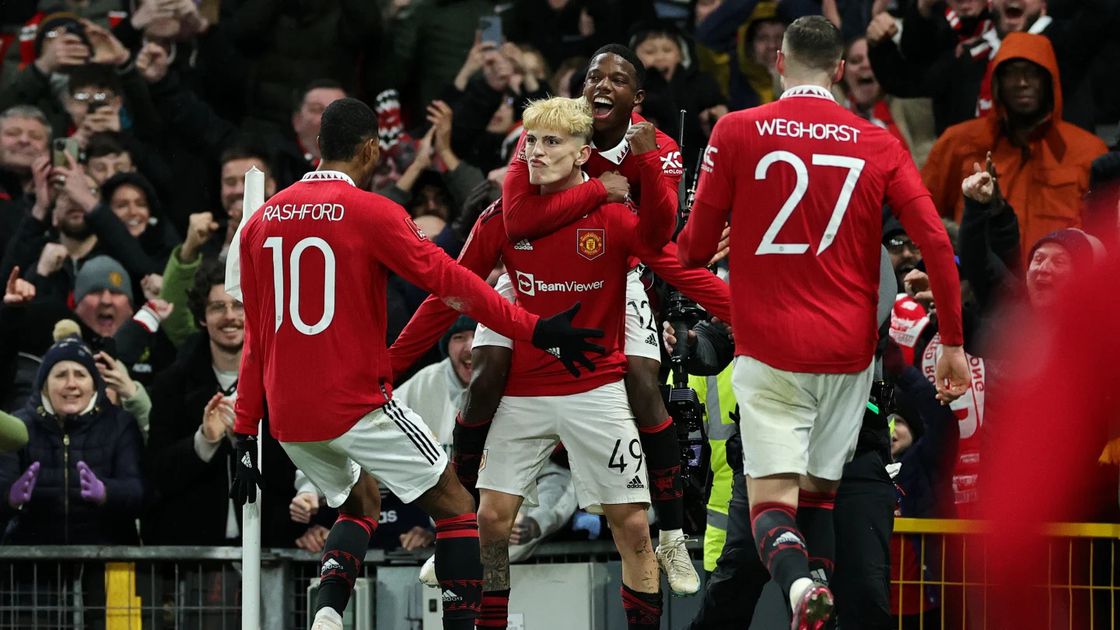 Red Devils Produce Late Comeback To Advance To Quarter Finals