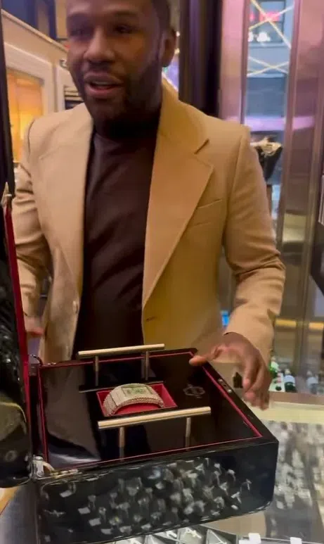 Floyd Mayweather Jnr lavishes £1.4MILLION on a 145-carat diamond ...